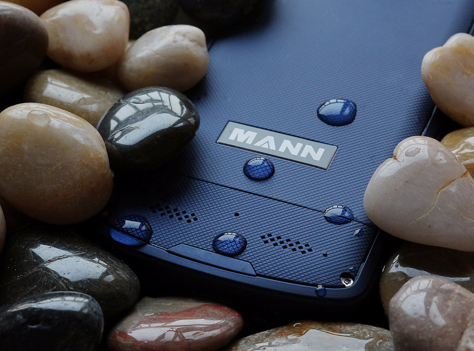 MANN M3 三防手机_飞扬图说-站酷ZCOOL