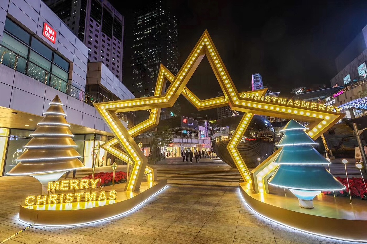 2018圣诞美陈|深圳华强北九方_BOOM_3Drender-站酷ZCOOL