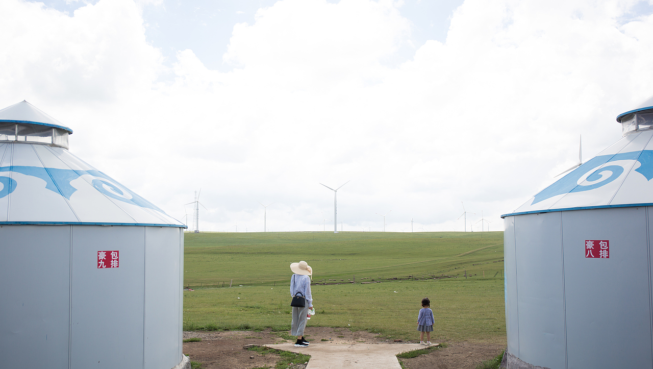 草原和沙漠上开心的孩子们_井之JACOB-站酷ZCOOL