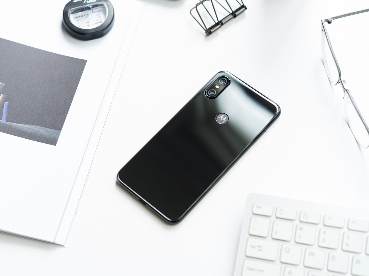 静物练习：motorola p30手机图赏_ShouziVision-站酷ZCOOL