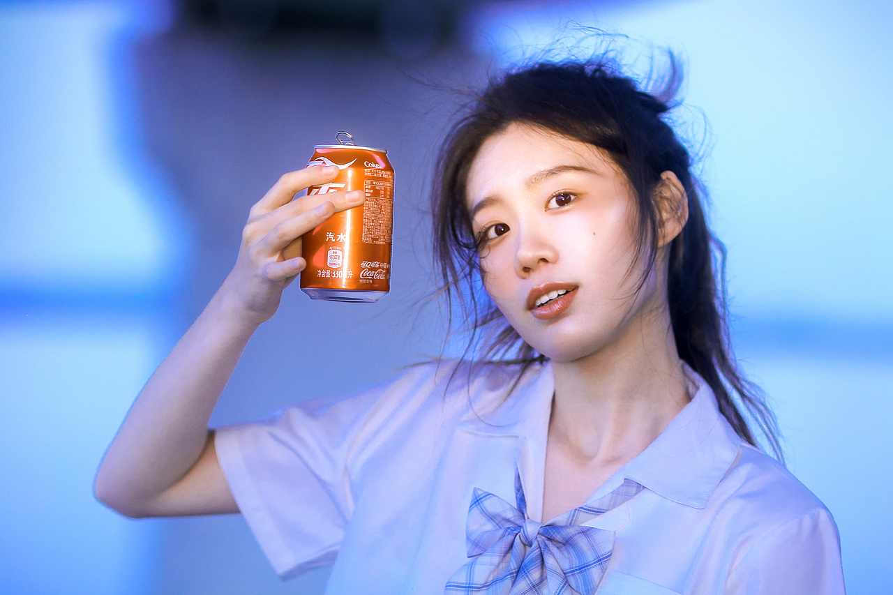 日系人像——傍晚在江边喝汽水_maxiyue-站酷ZCOOL