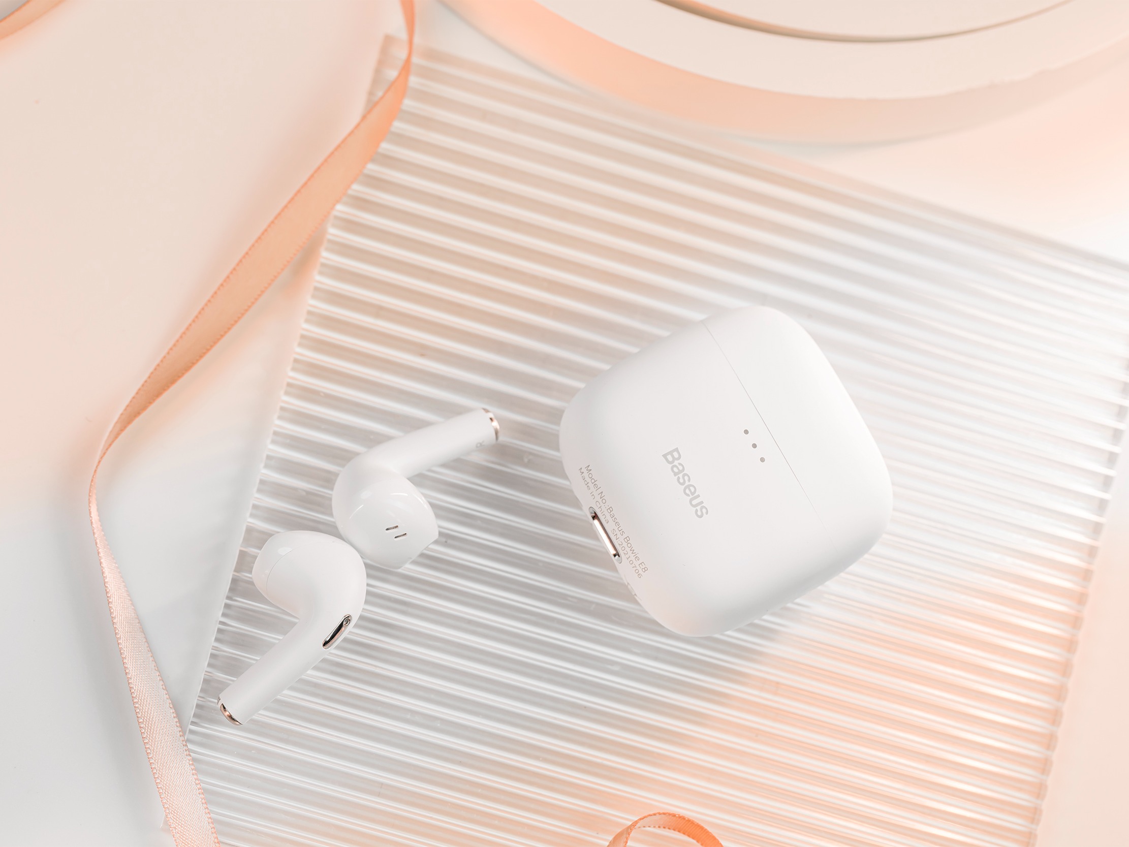 倍思E8蓝牙无线耳机拍摄_数懒小姐姐-站酷ZCOOL