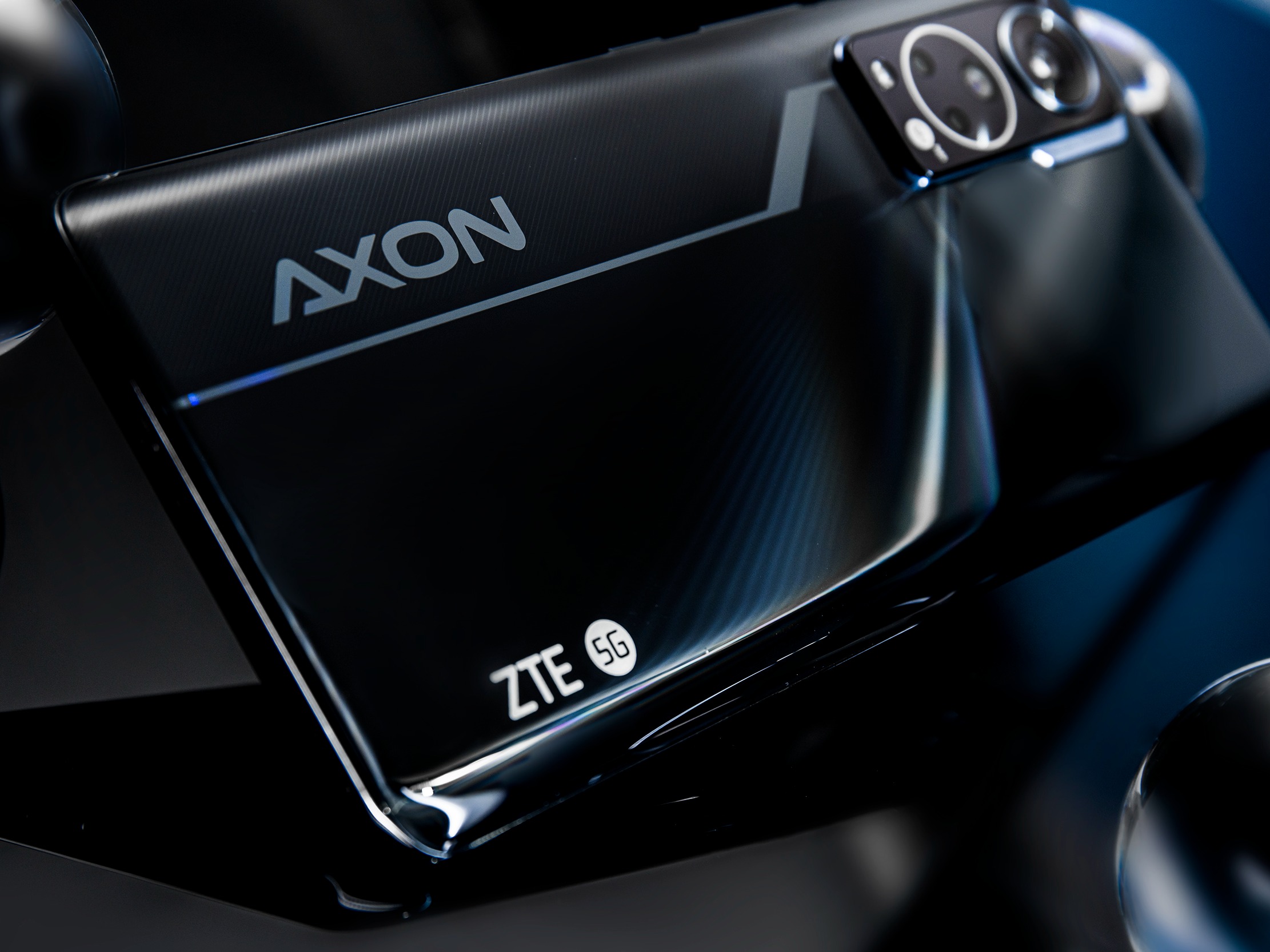 中兴Axon 30文章配图_数懒小姐姐-站酷ZCOOL