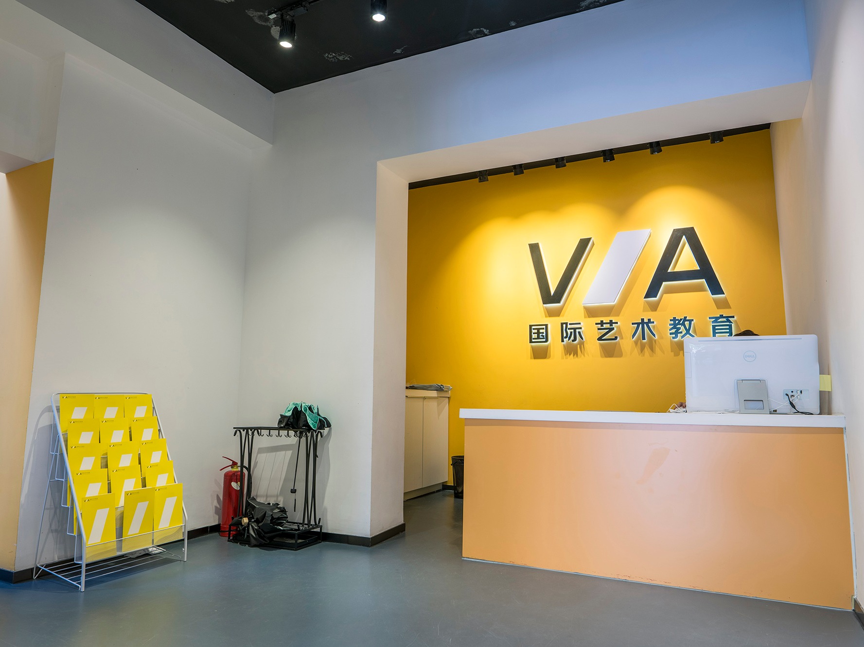 VA罗德岛设计学院：专业能力强，实习机会好，领工资挣学分两不误！_VA艺术留学-站酷ZCOOL