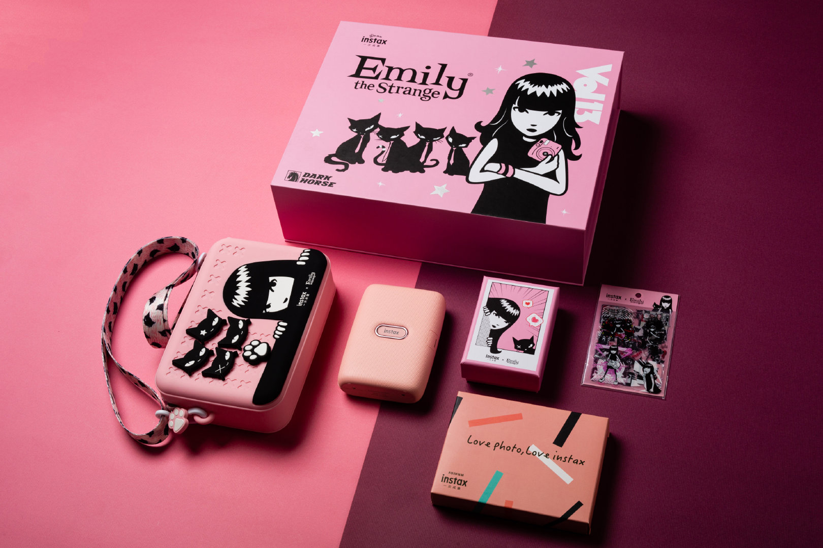 富士Instax和黑马漫画的IP Emily联名礼盒设计_Syu君-站酷ZCOOL
