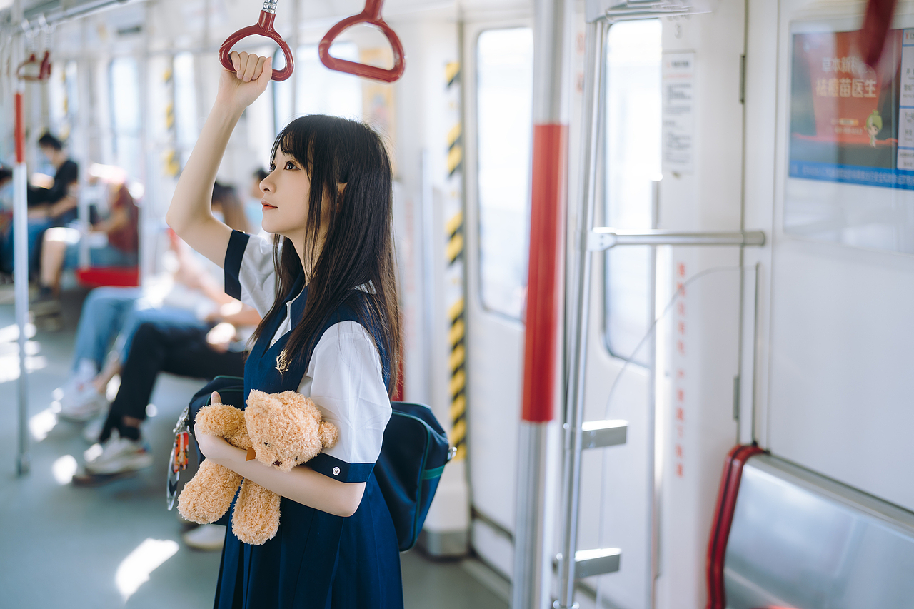 地铁时刻（zhizhi就是鲤鱼王）_Mox999-站酷ZCOOL