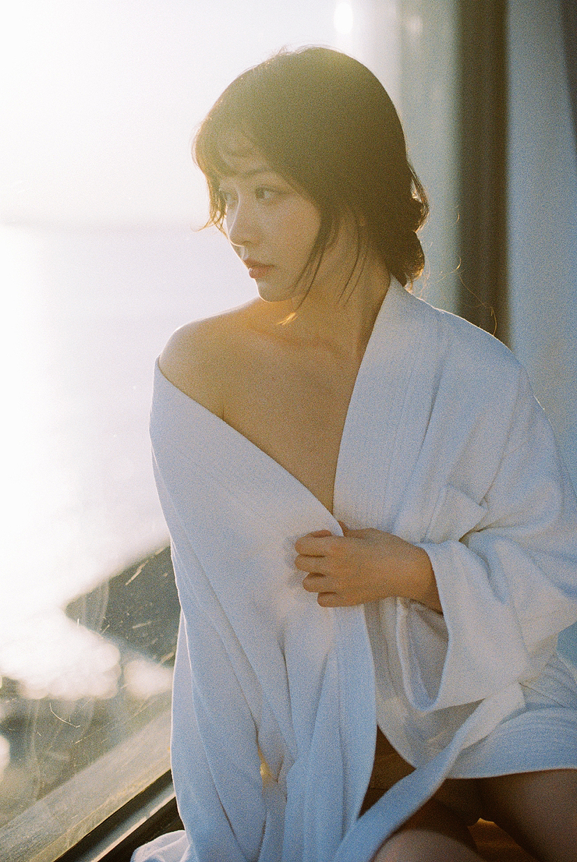 站在光背后_暖暖vk-站酷ZCOOL