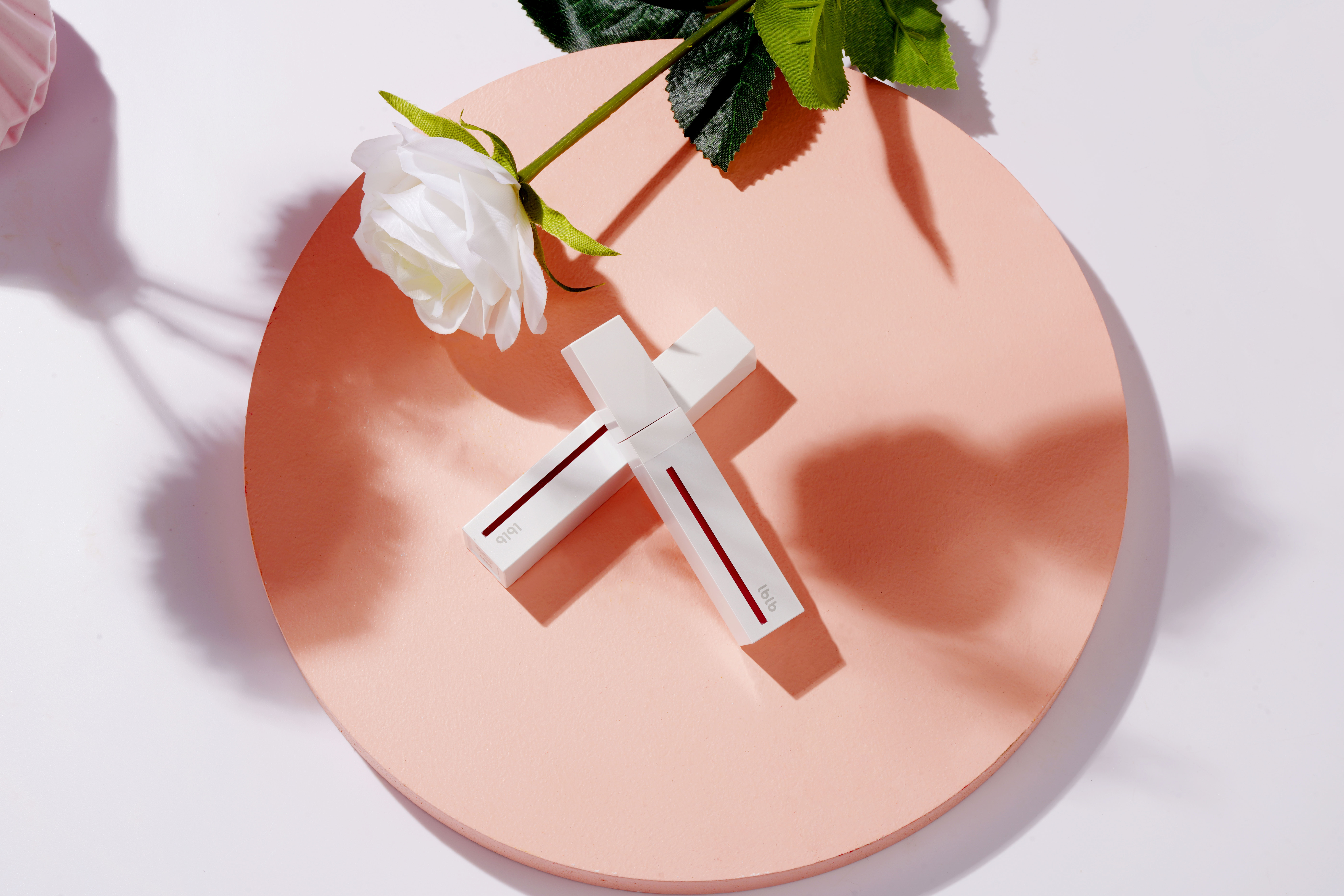 化妆品LBLB 唇釉_乱发艺术家-站酷ZCOOL