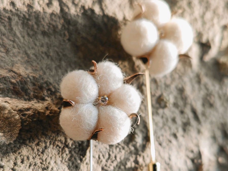 新疆“绵”花胸针[嘿哈]_孟璐璐V-站酷ZCOOL