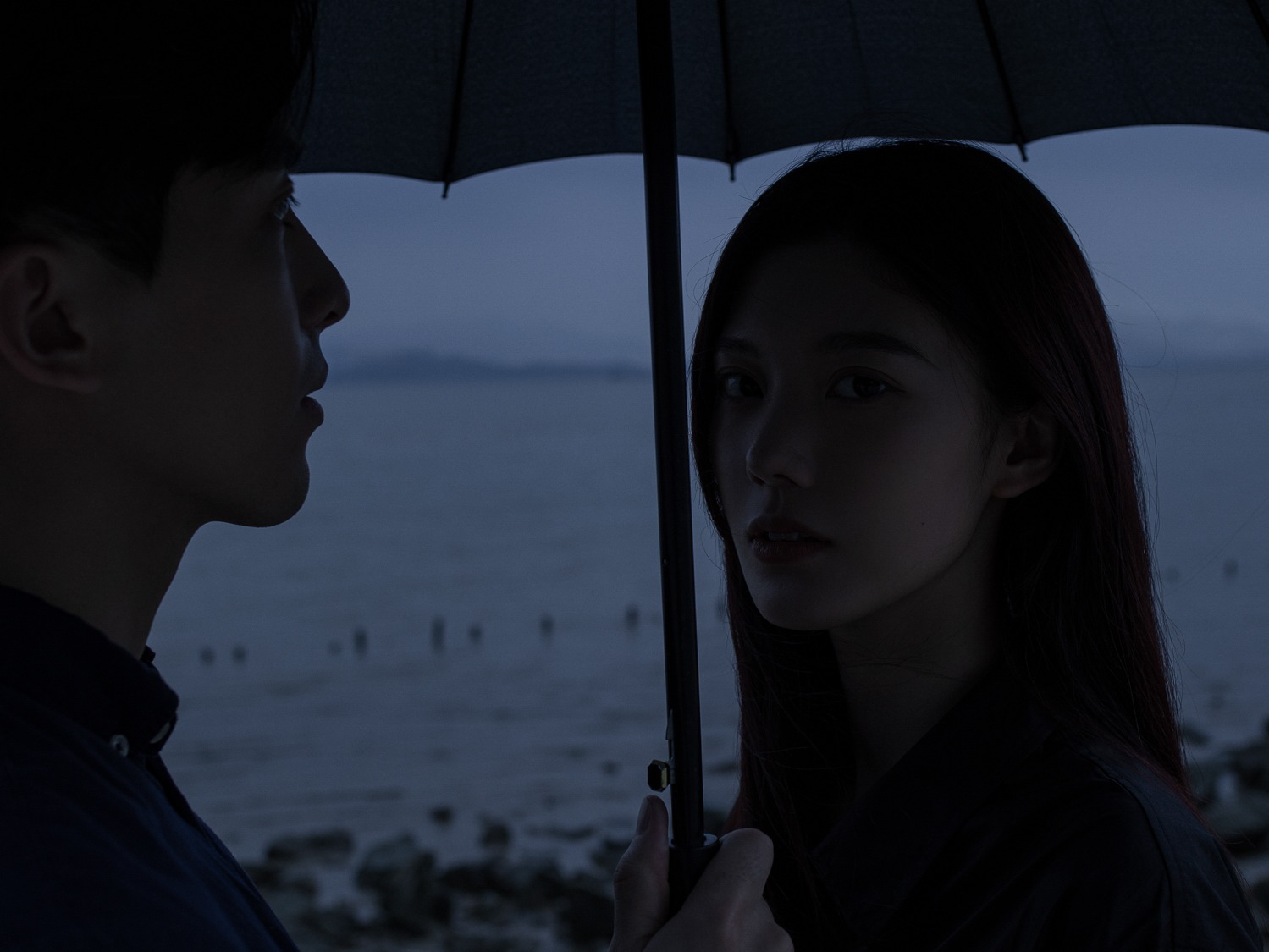 风吹过蓝色的忧郁_月海沫-站酷ZCOOL