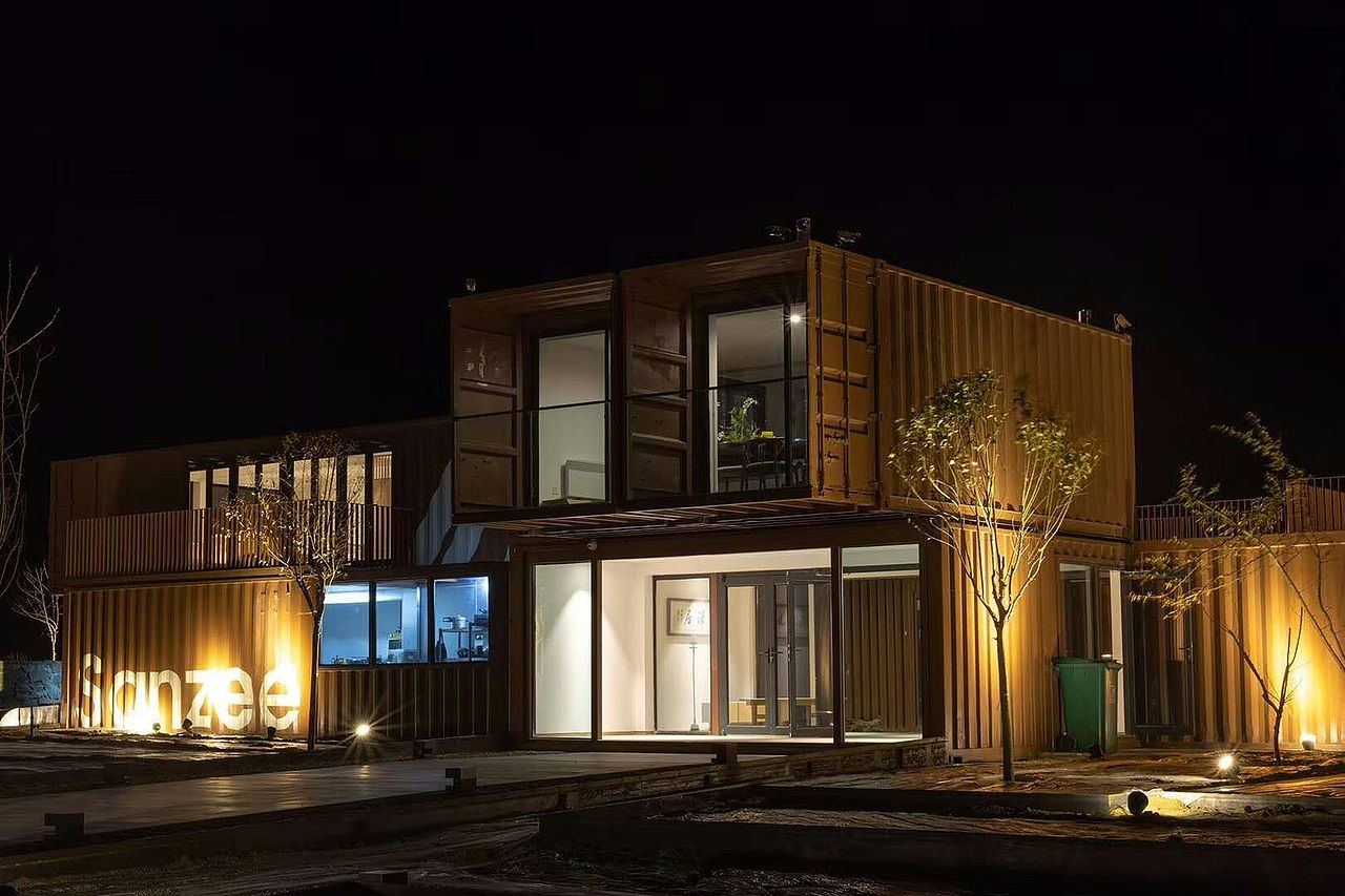 雪山下的集装箱酒店I西藏林芝集装箱民宿I上海集装客|摄影|环境/建筑摄影|集装客_原创作品-站酷ZCOOL