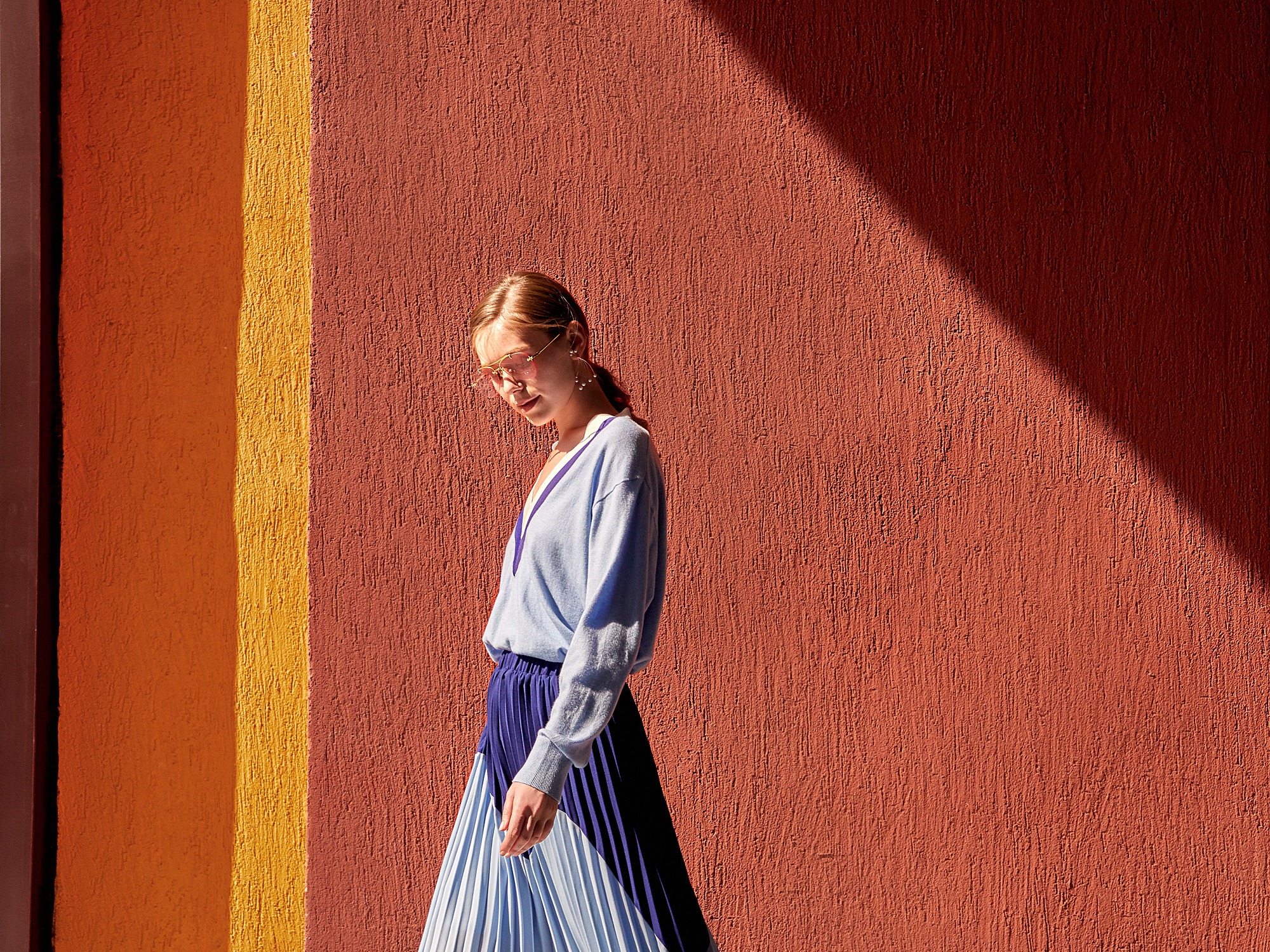 “行走城市的色彩中”——女鞋拍摄分享_Vain傅xx-站酷ZCOOL