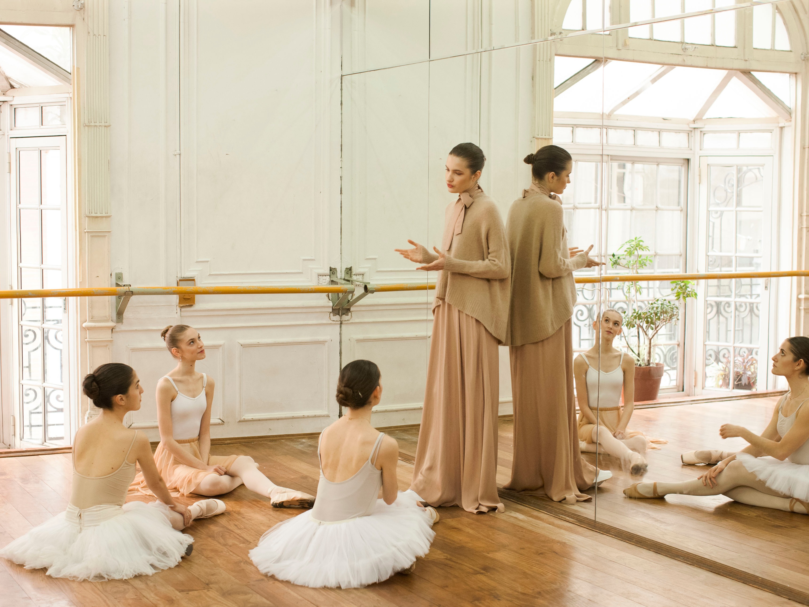 舞蹈老师_M2momo-站酷ZCOOL