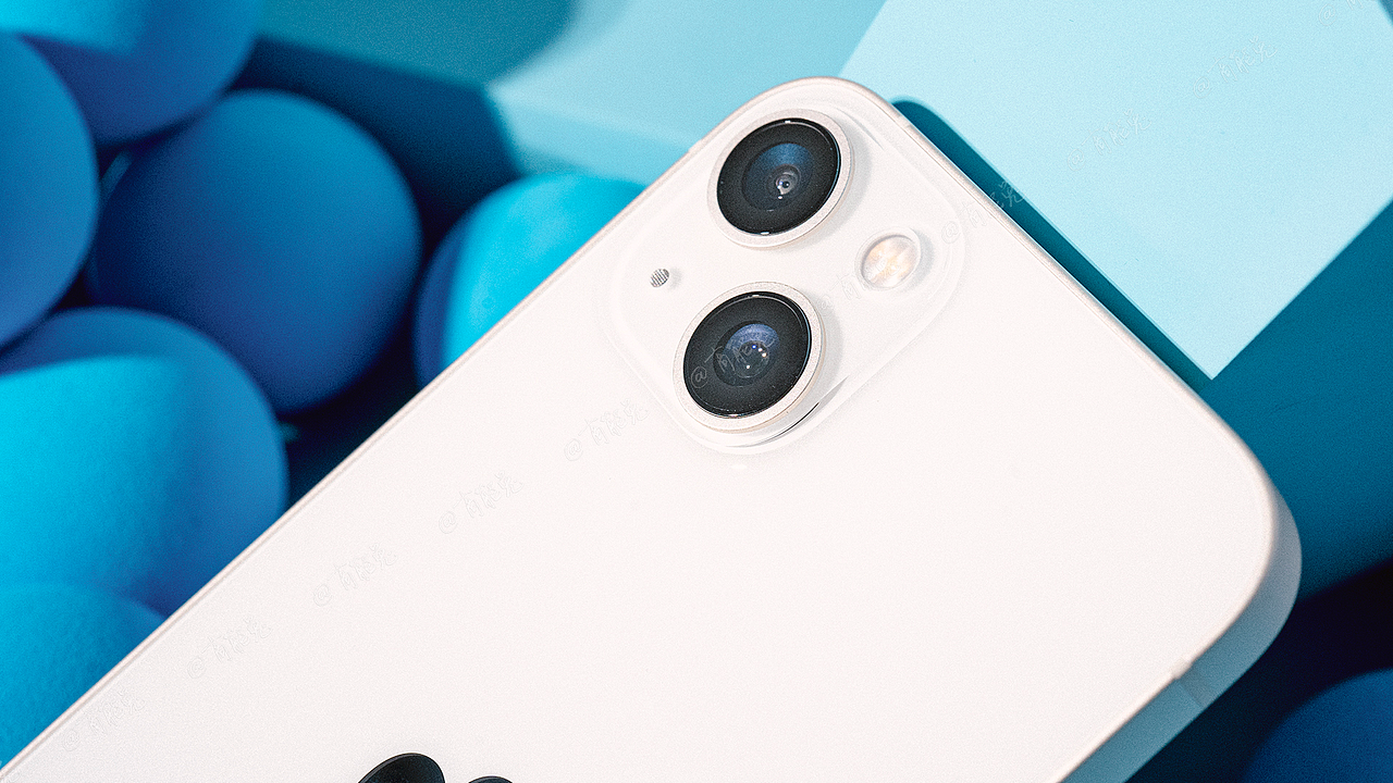 iPhone13 星光色_高能兔-站酷ZCOOL