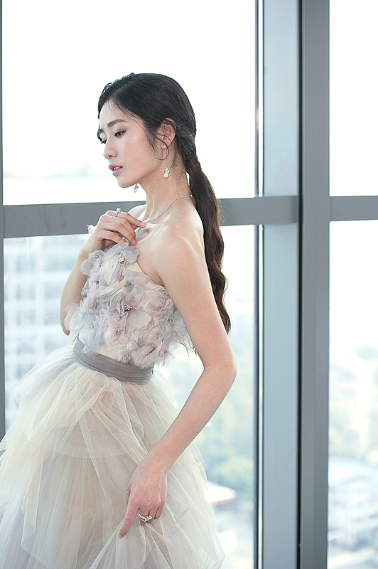 艺人：栾蕾英 摄影：ENLI_CHAN_ENLI_CHAN-站酷ZCOOL