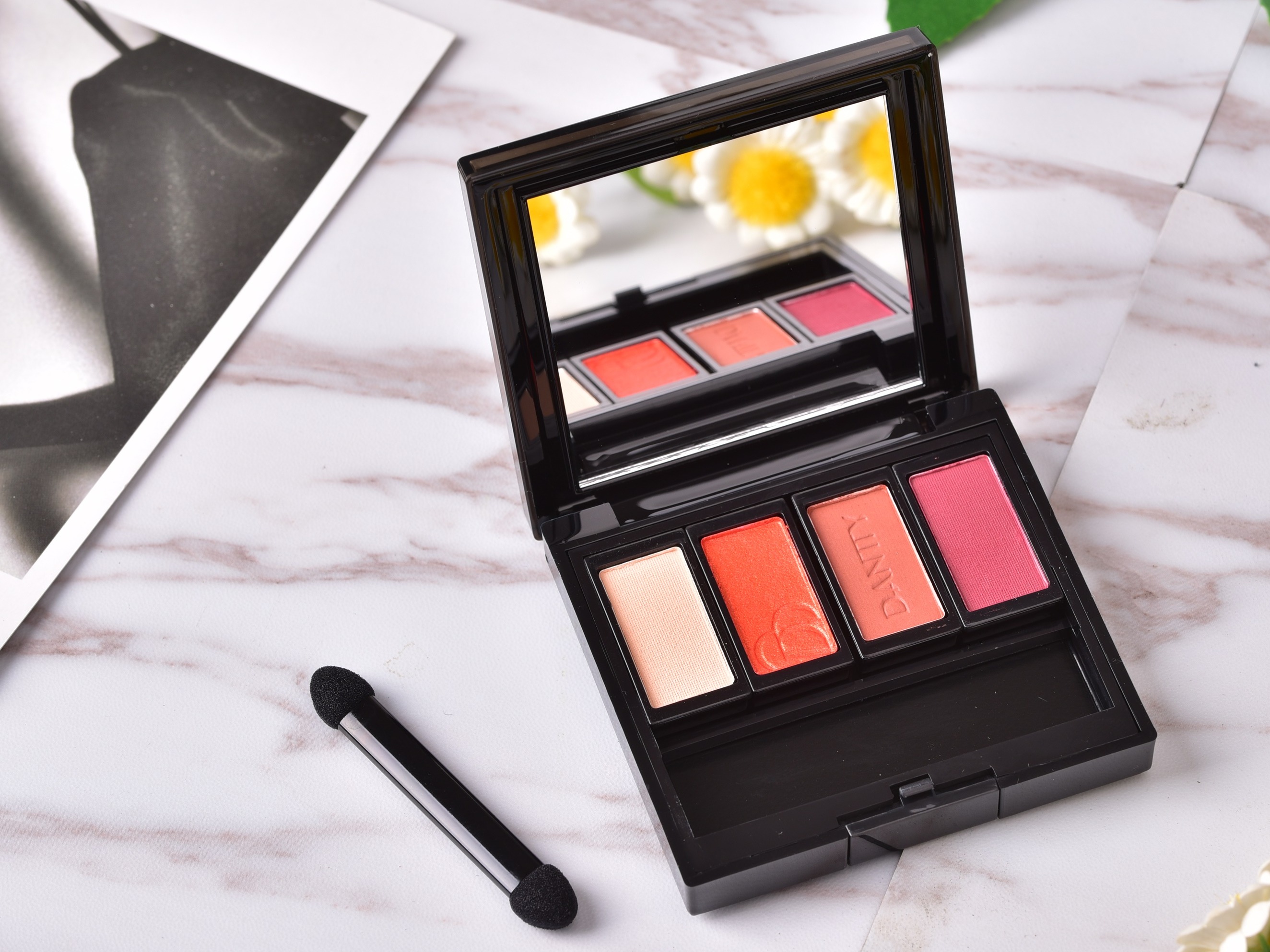 化妆品 口红、眼影实拍_天使飞不走-站酷ZCOOL