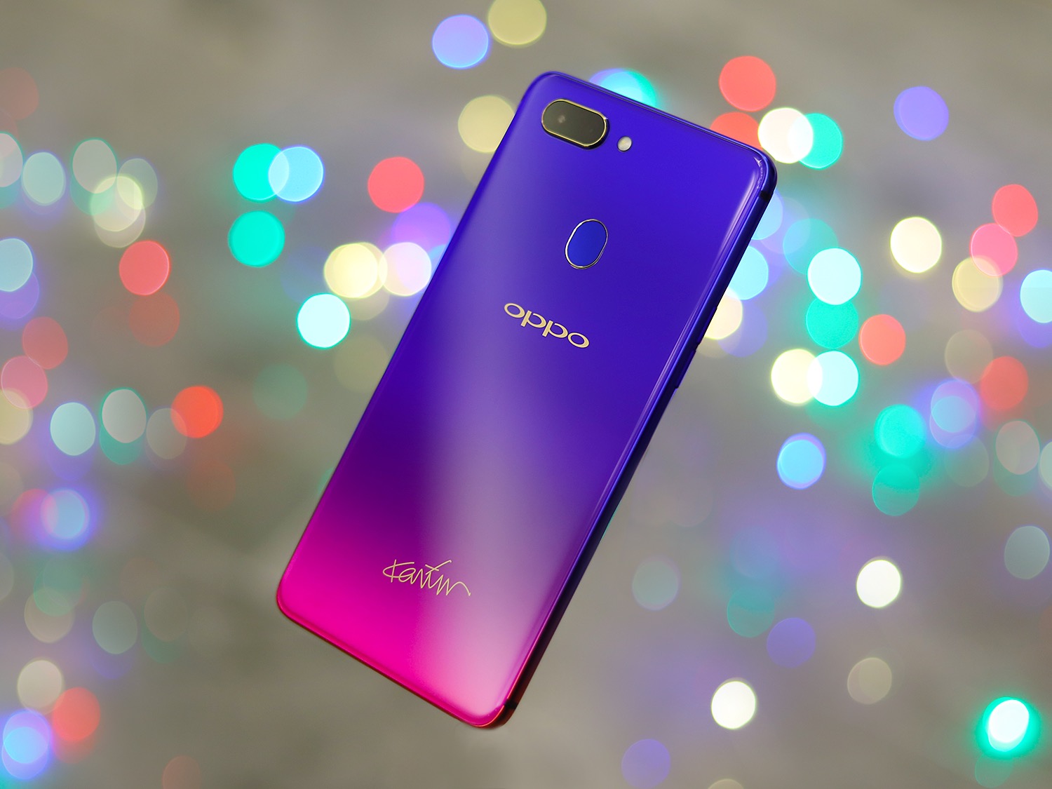 新配色美炸了！OPPO R15星云特别版真机实拍_数码视界-站酷ZCOOL