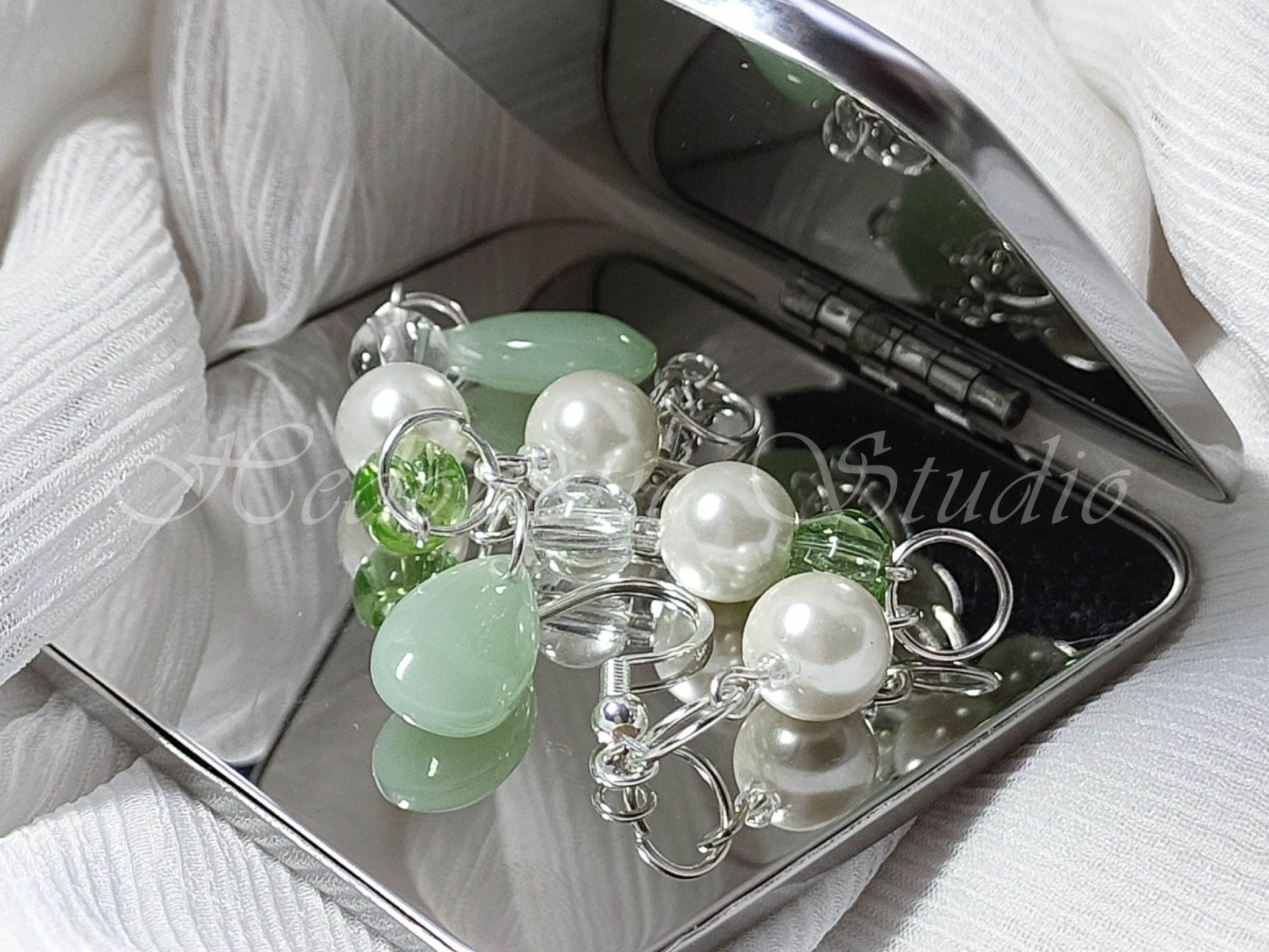 【享乐主义】绿坠原创耳饰_布霖Brynn-站酷ZCOOL