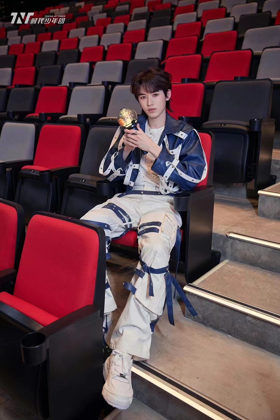 TNT时代少年团二代应援棒_麦跃生ID设计-站酷ZCOOL