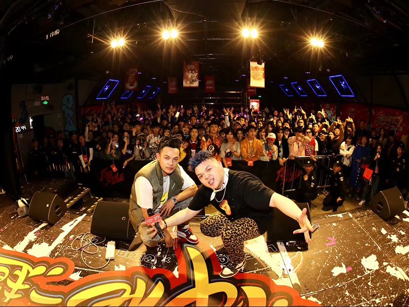 索芙特softto LIVE 见面会_山顶上的黑狗兄-站酷ZCOOL