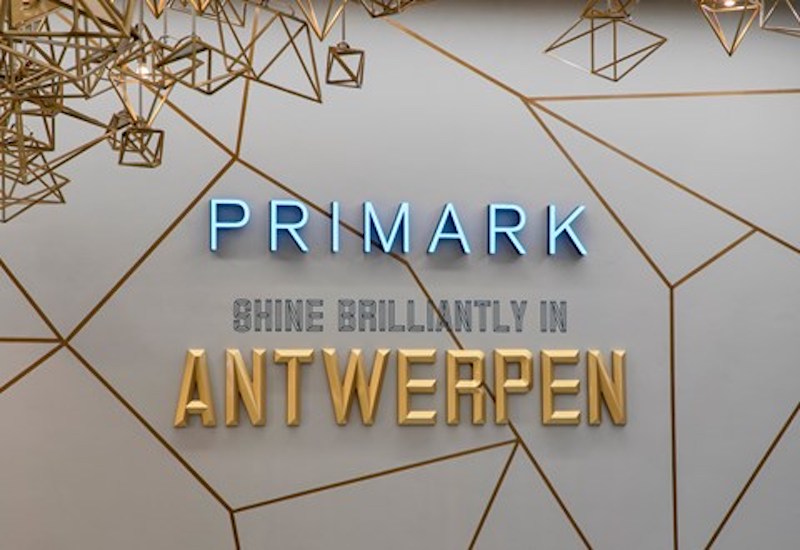 比利時安特卫普新Primark商店导视系统设计_导视标视学院APP-站酷ZCOOL