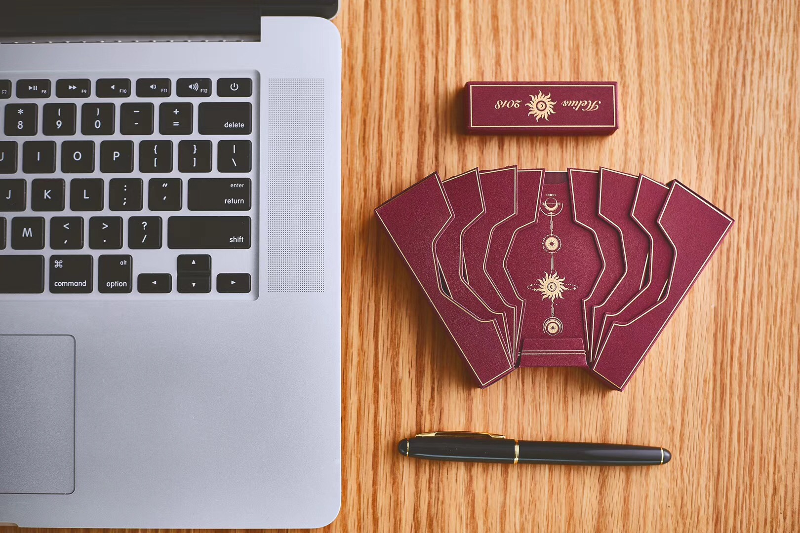 LUNA + SUN ／ Playing card Design - 扑克_Rock石头-站酷ZCOOL