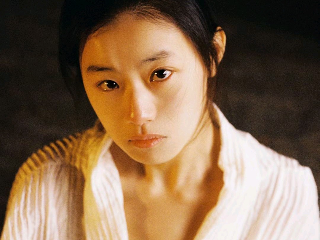 “她死在他最爱她的一年。”_一个拍照的树_-站酷ZCOOL