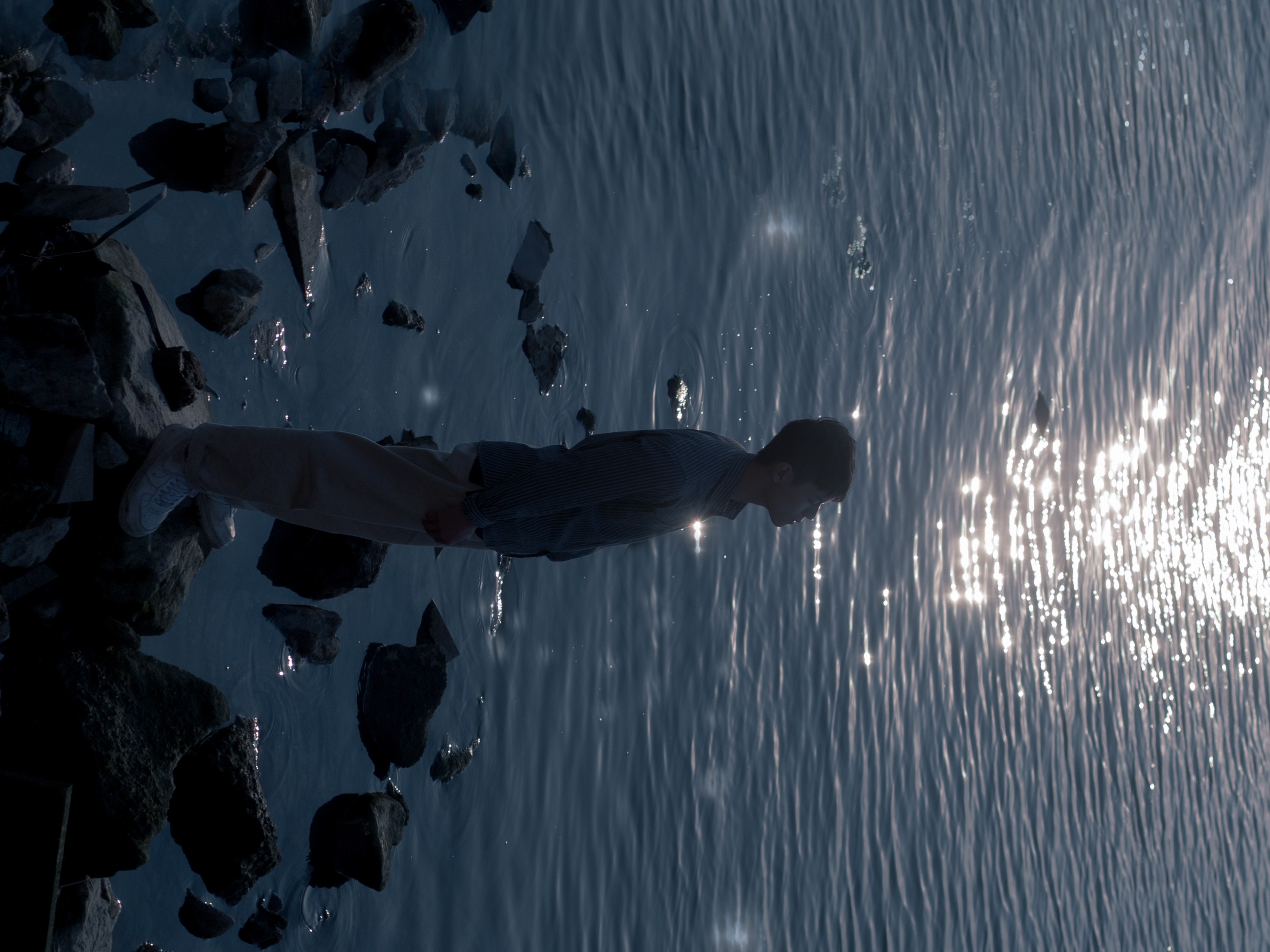 人是寂寞的吧_困在slin啊-站酷ZCOOL