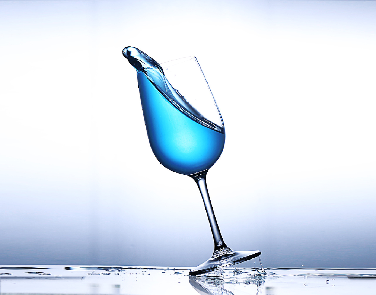 摇晃的红酒杯wineglass冷漠丶 站酷zcool