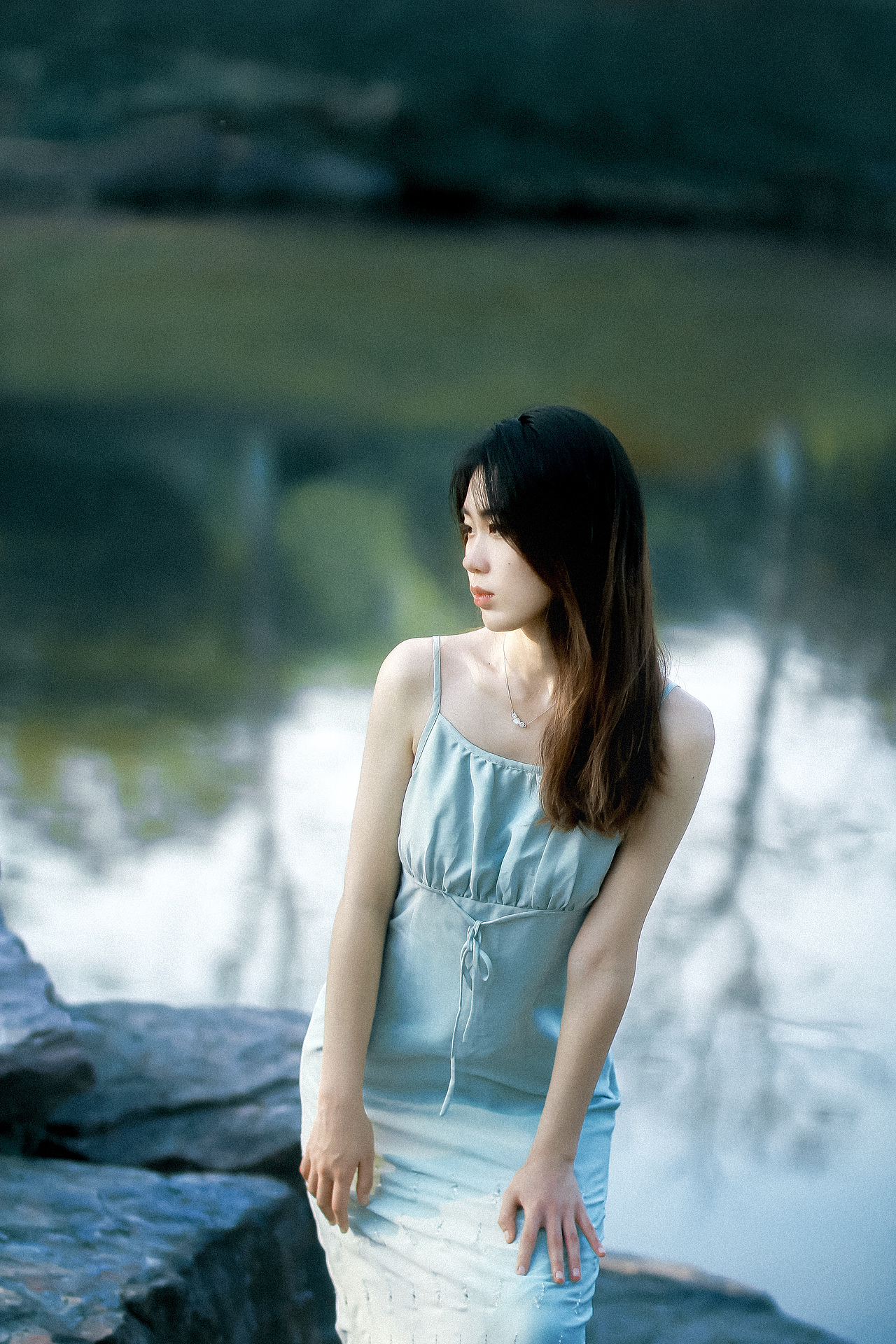 人像摄影——蓝色湖边_maxiyue-站酷ZCOOL