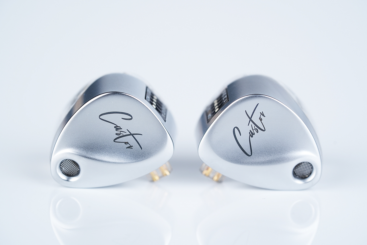 KZ-Castor耳机拍摄_琴琴女魔师-站酷ZCOOL