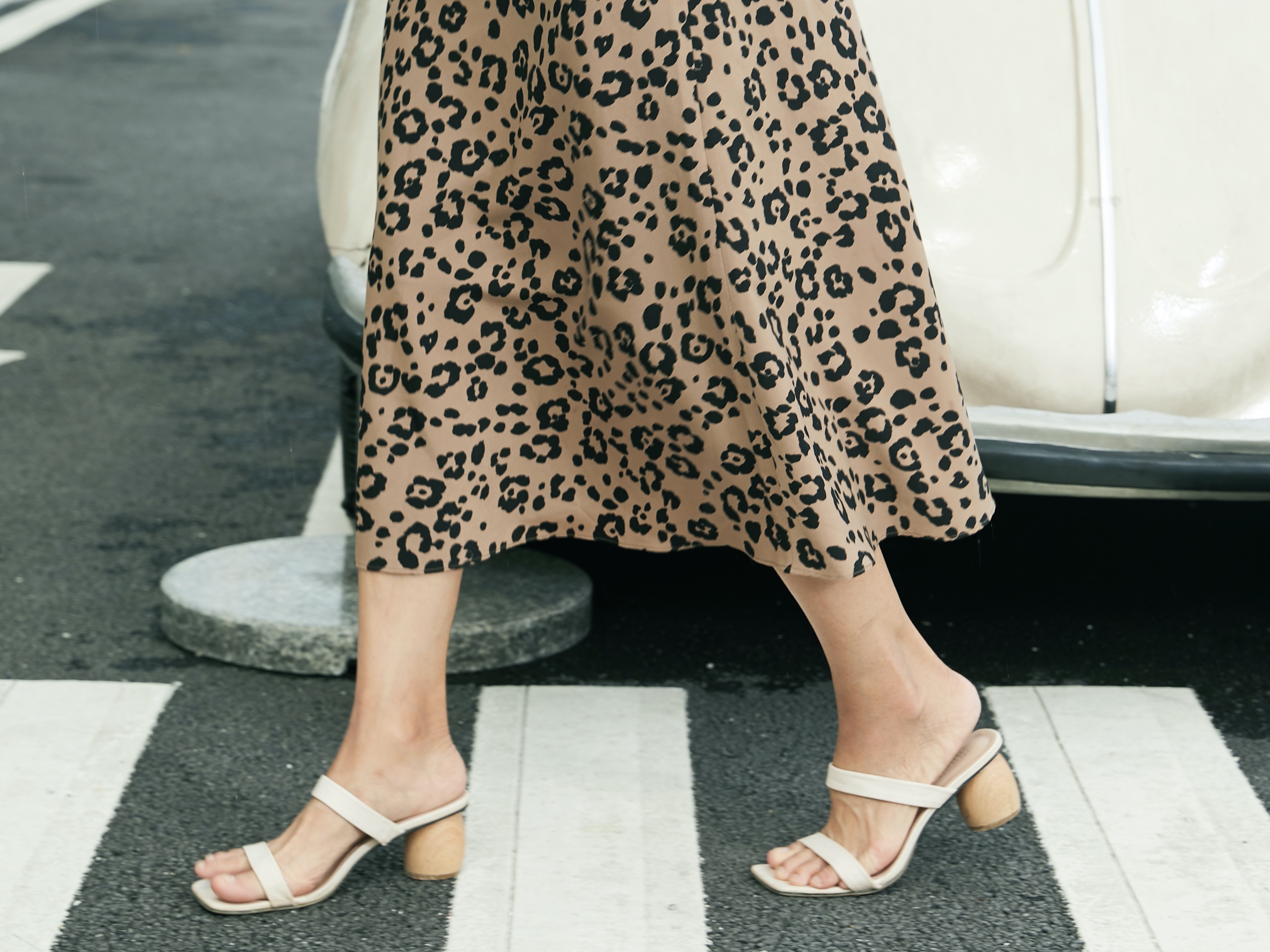 广州上衣服装快时尚女装外景拍摄_鹿美视觉摄影-站酷ZCOOL