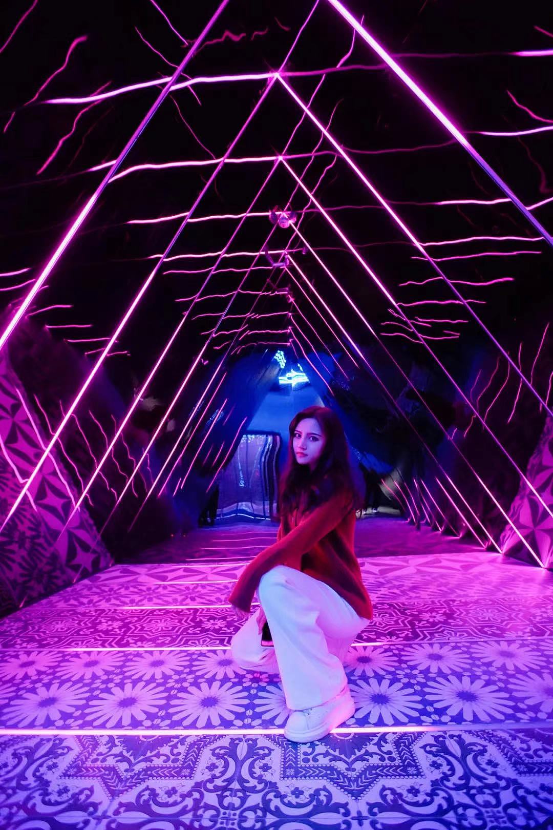 Live House品牌全案策划设计、酒吧logo vi 空间设计_HIBONA海右博纳-站酷ZCOOL