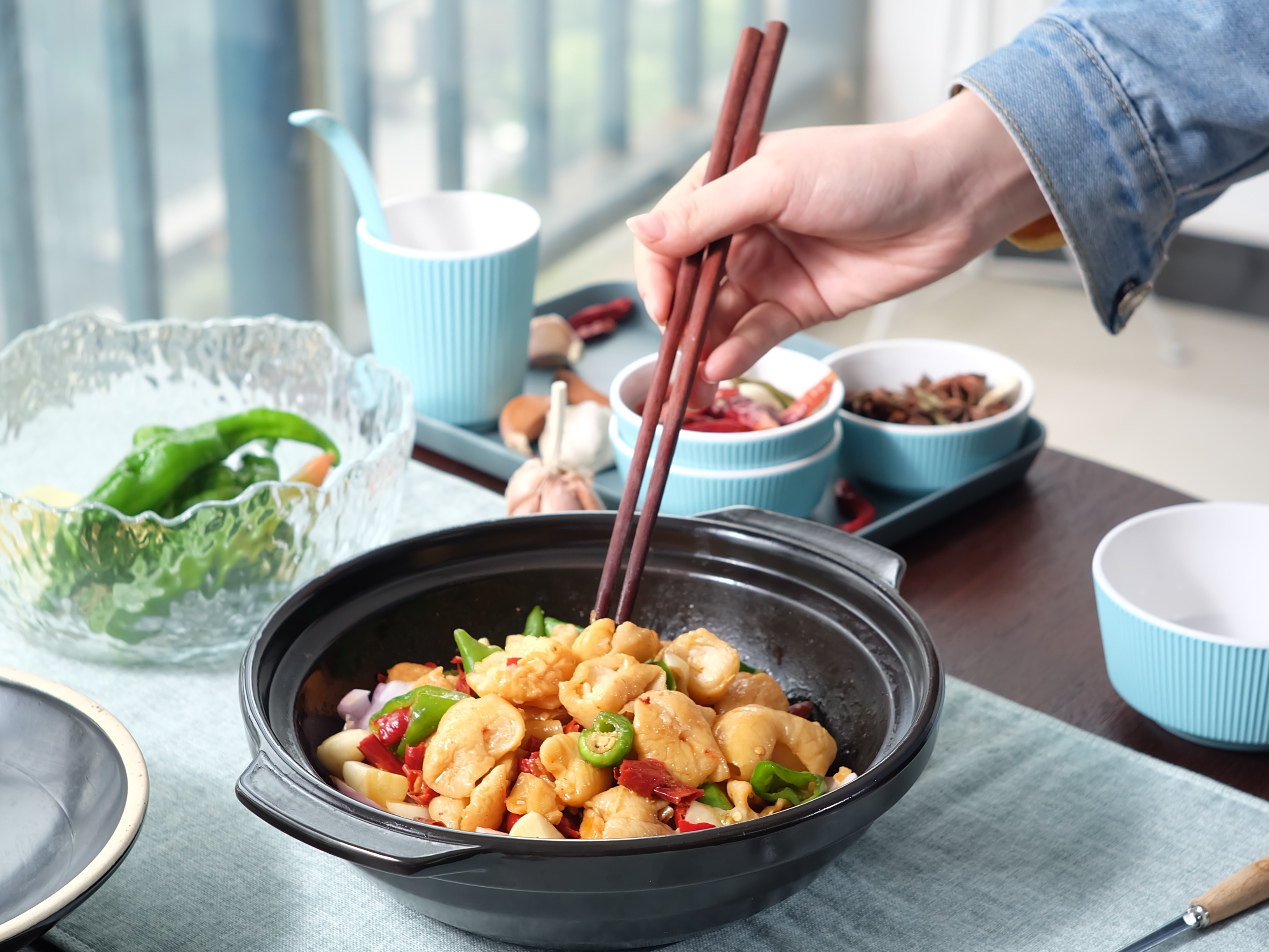 干锅肥肠_胡二哥哥-站酷ZCOOL