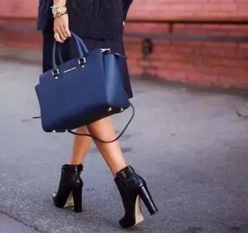 潘通发布2020年度代表色 明年的流行由 “ 经典蓝 ” Carry_Luke_Wei-站酷ZCOOL