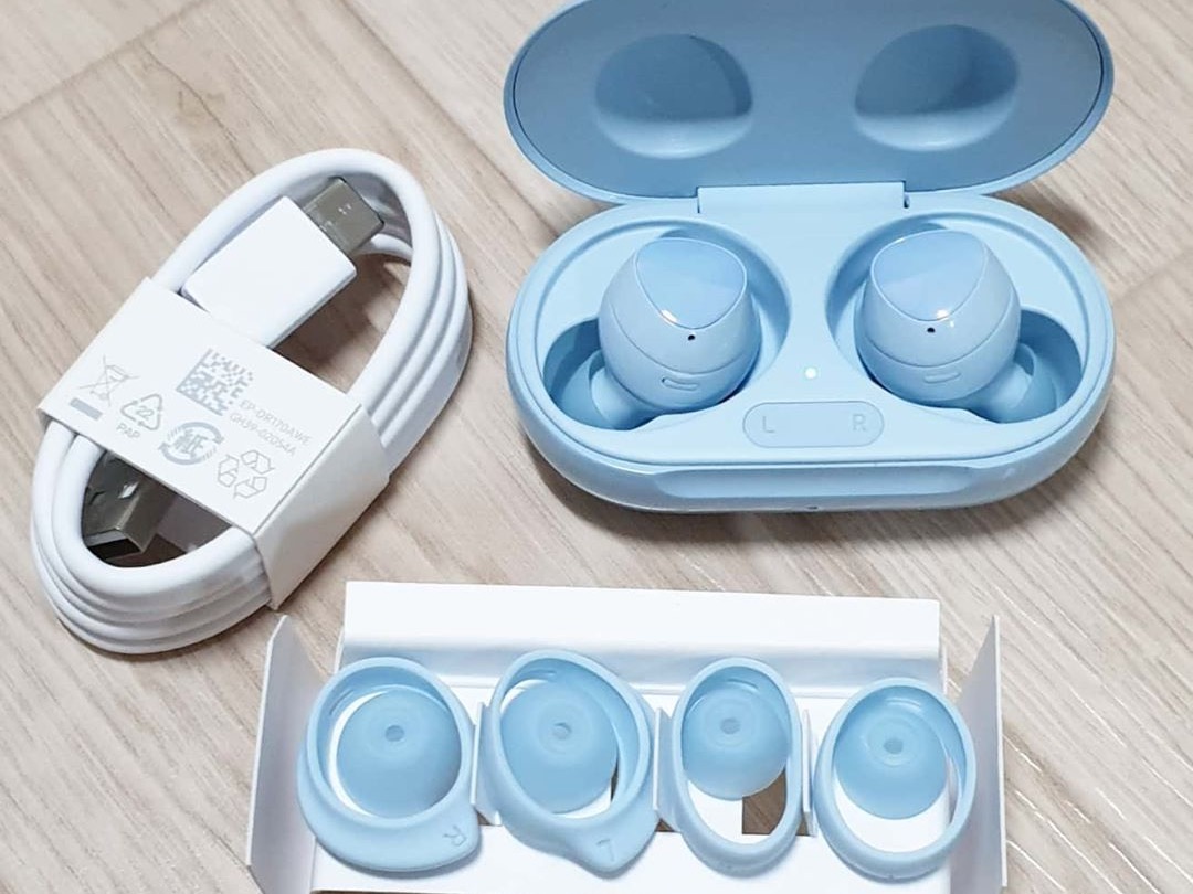 三星Galaxy Buds+新蓝牙耳机配件_Laboratory-站酷ZCOOL