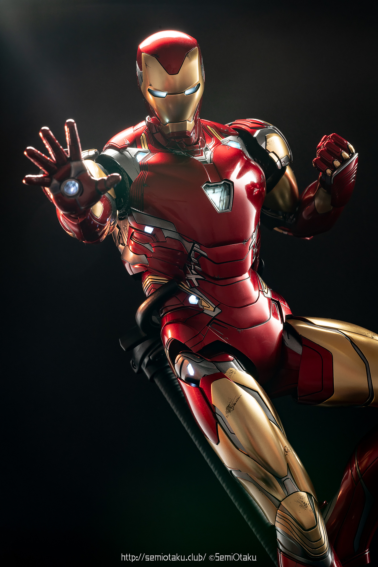 【模型摄影】HotToys 1/6 IRON MAN 钢铁侠 MARK 85_半宅主義-站酷ZCOOL