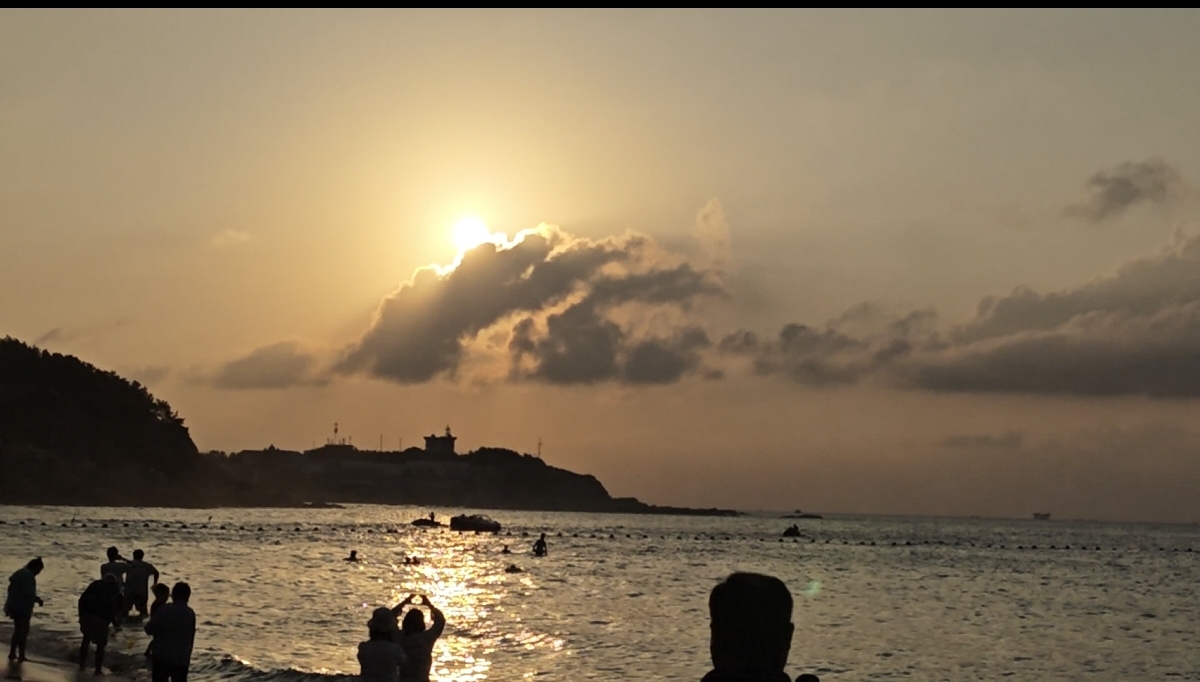 威海的日落_懒得喷-站酷ZCOOL