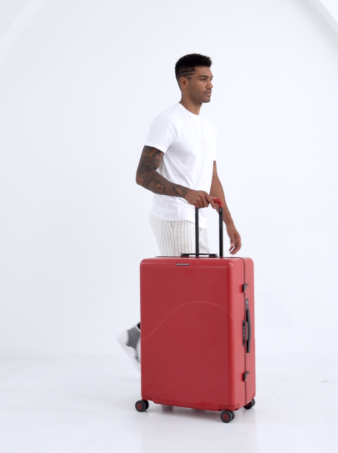 新秀丽卡米龙拉杆箱产品短视频_inline_studio-站酷ZCOOL