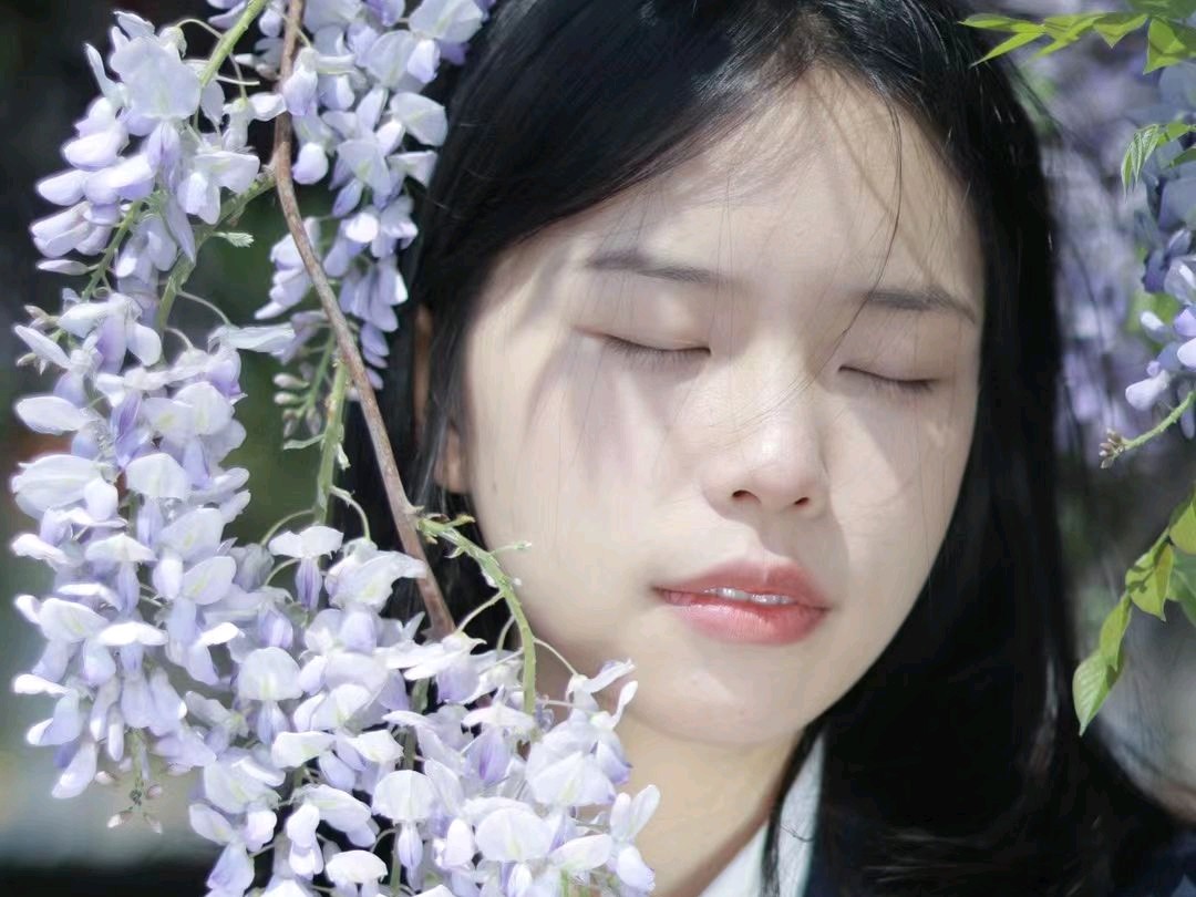 紫藤萝下清透瞬间_小鲸鱼爱记录-站酷ZCOOL