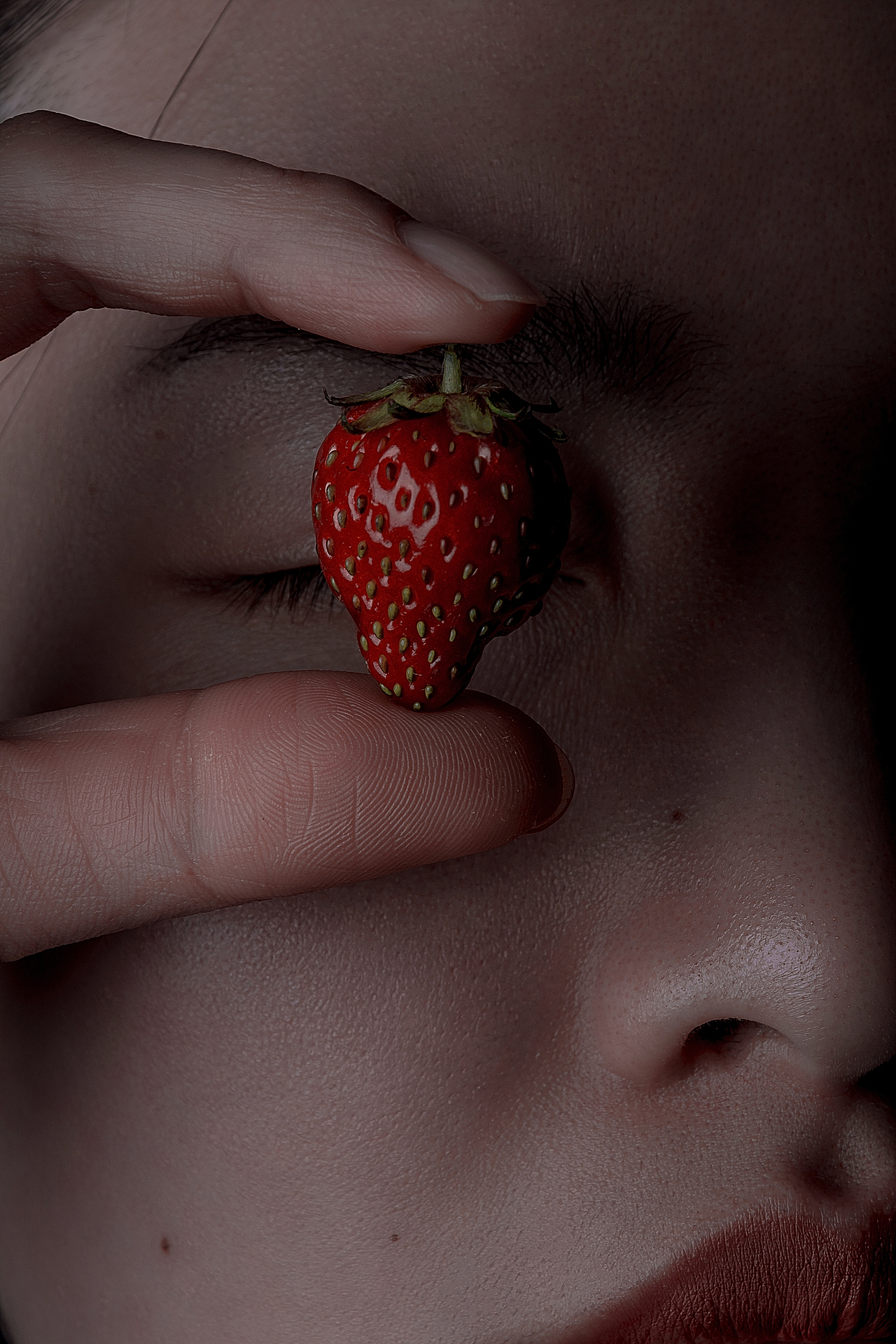 草莓_LOWGER-站酷ZCOOL