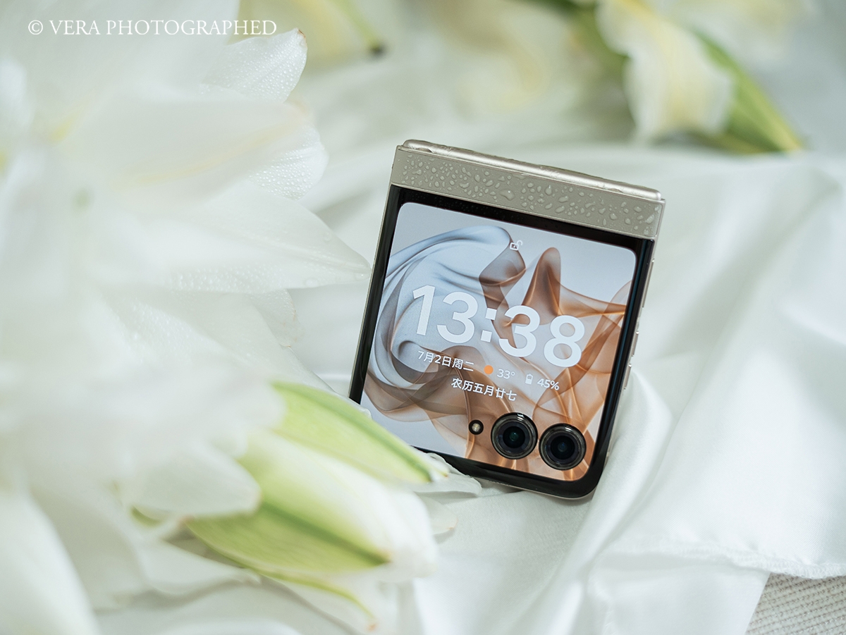 moto razr 50 大象灰_叶少Vera-站酷ZCOOL