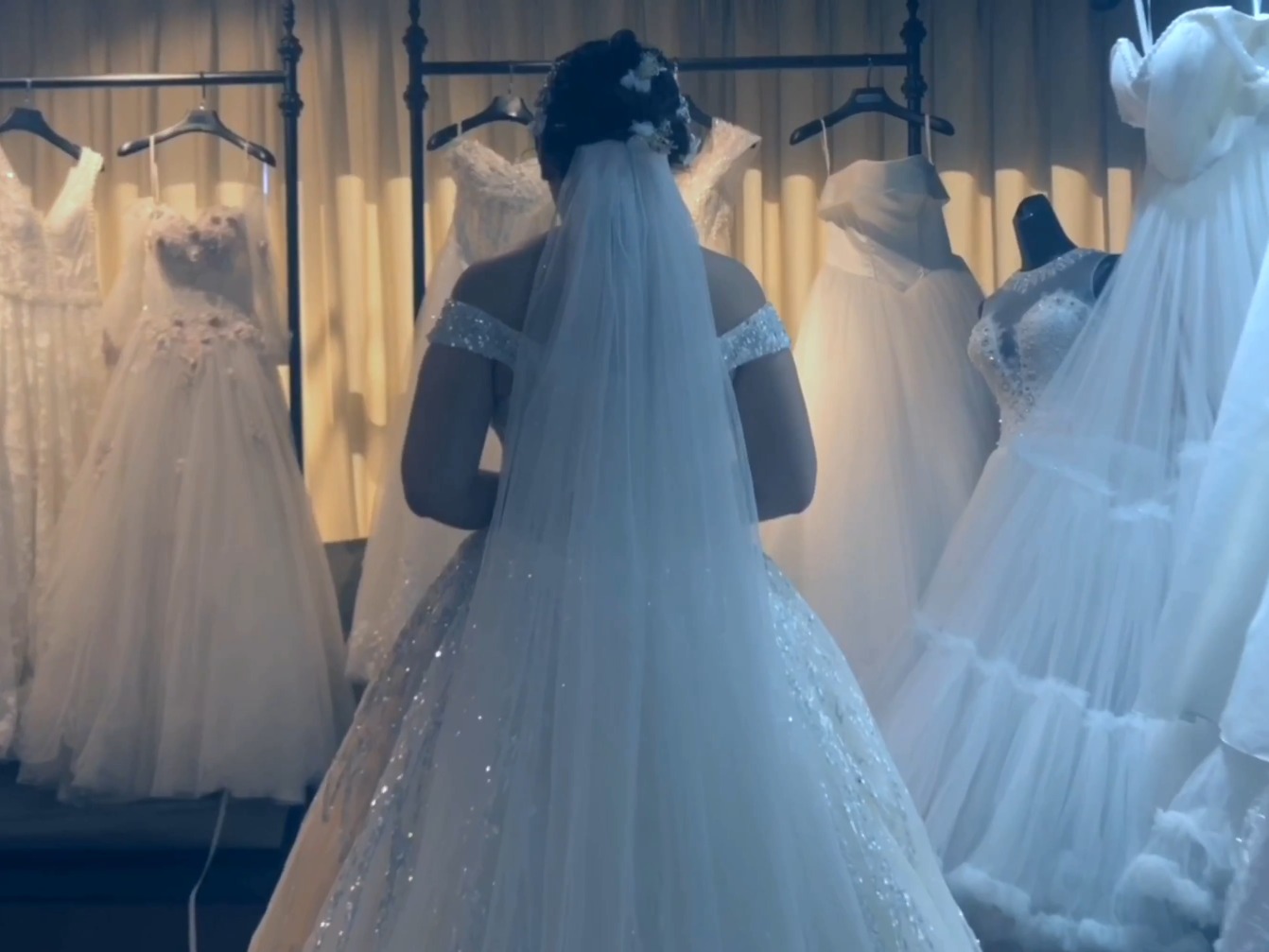 紫荆百合婚纱拍摄无滤镜《晚婚》_铁锣-站酷ZCOOL