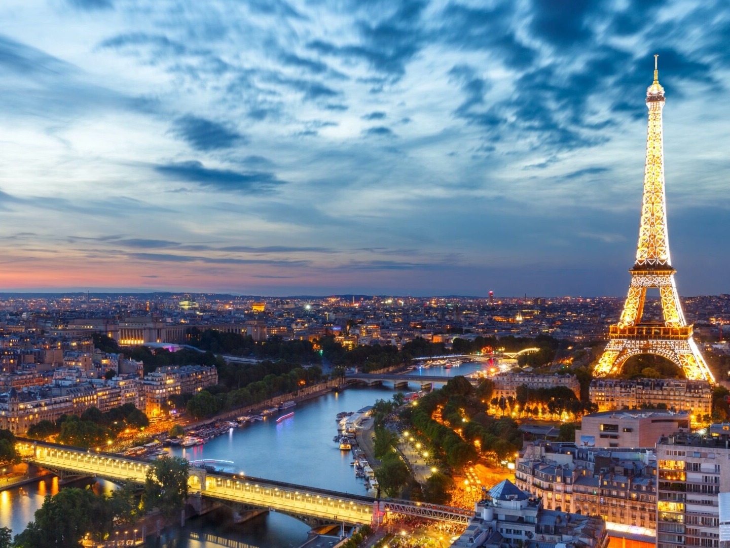 埃菲尔铁塔风光动态壁纸_mac开心-站酷ZCOOL