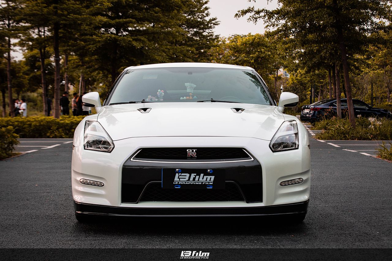 战神GTR装贴LB珍珠白变红（LBFILM）_Moment工作室-站酷ZCOOL