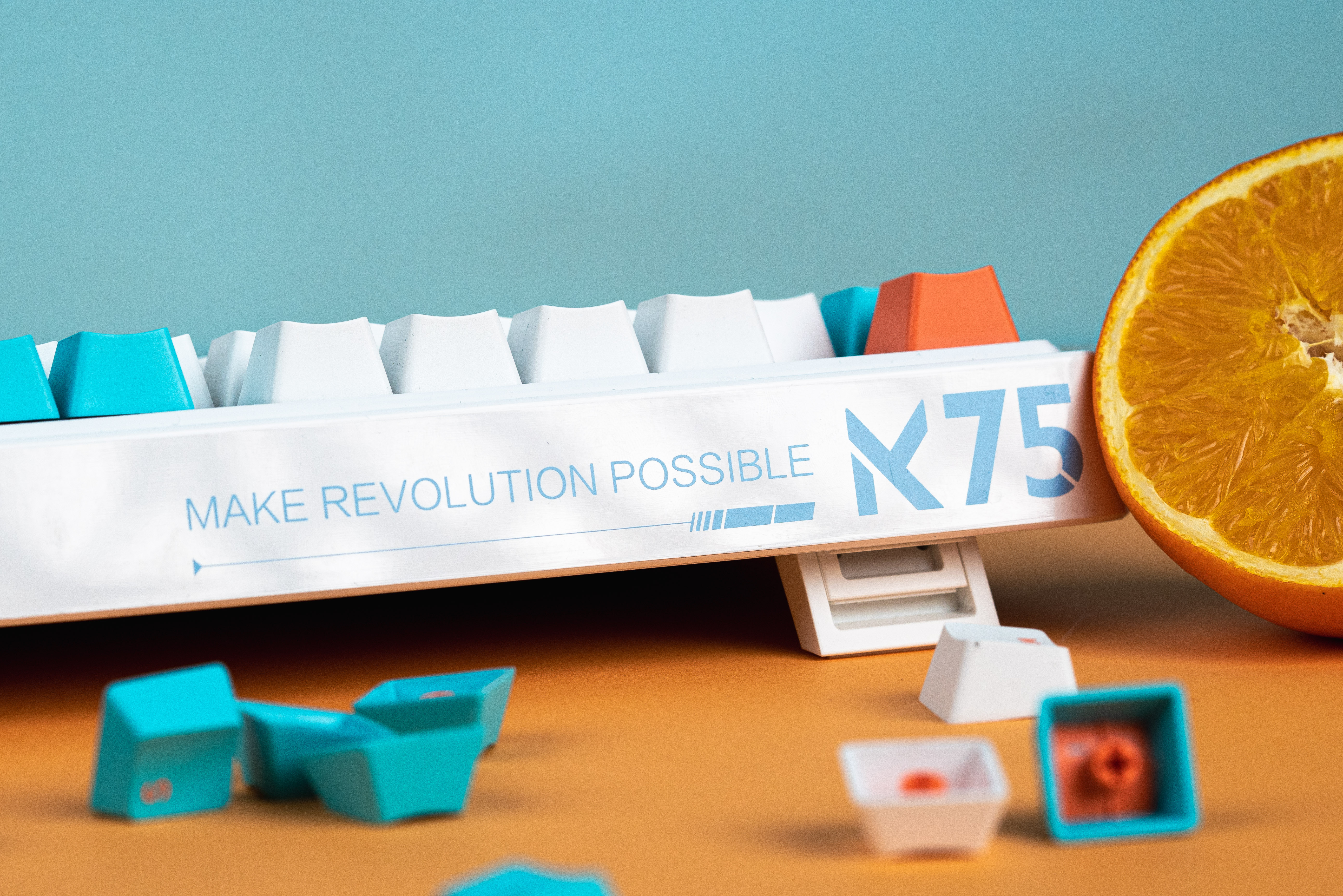 海盐冰橙雷神K75键盘_蜡笔小泽-站酷ZCOOL