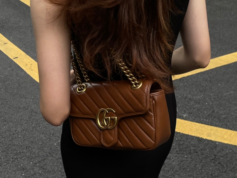 Gucci 焦糖色marmont上身_joyiGuan-站酷ZCOOL