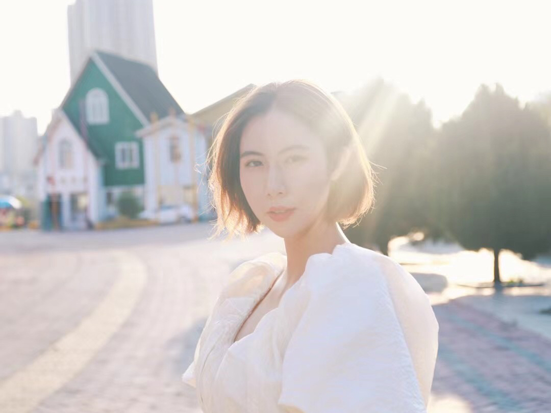 光落在你脸上_匹哟咪plus-站酷ZCOOL