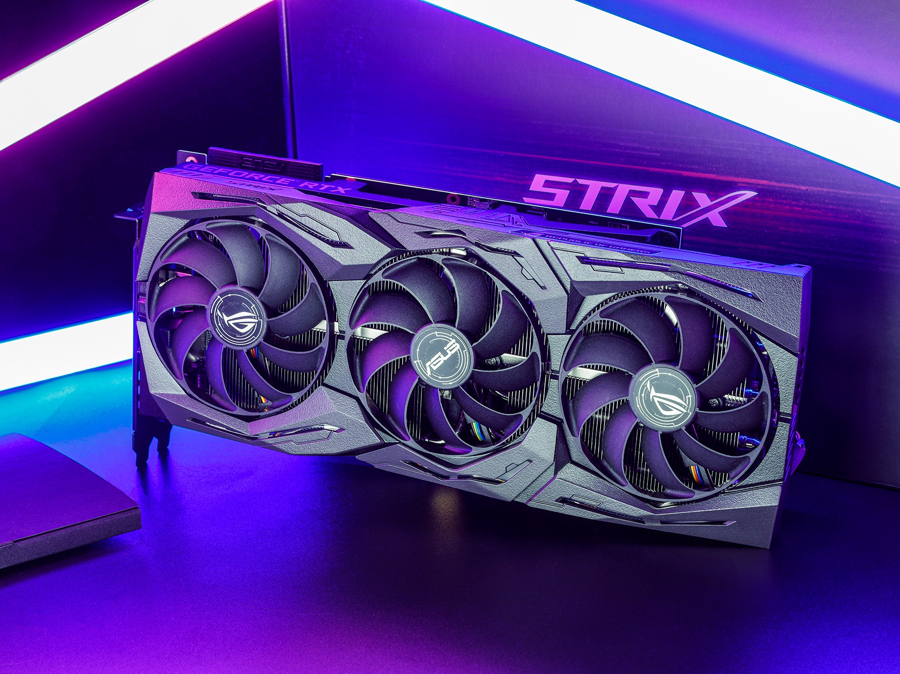 华硕RTX 2080 Super显卡图赏_会拍照的贝斯手-站酷ZCOOL