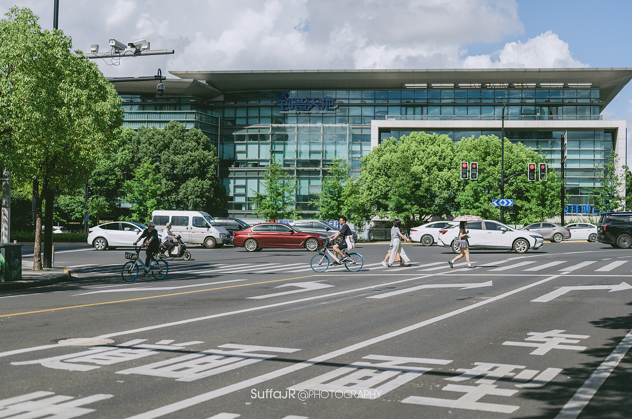 上海街头20230714_朱尼尔沙发SUFFA-站酷ZCOOL